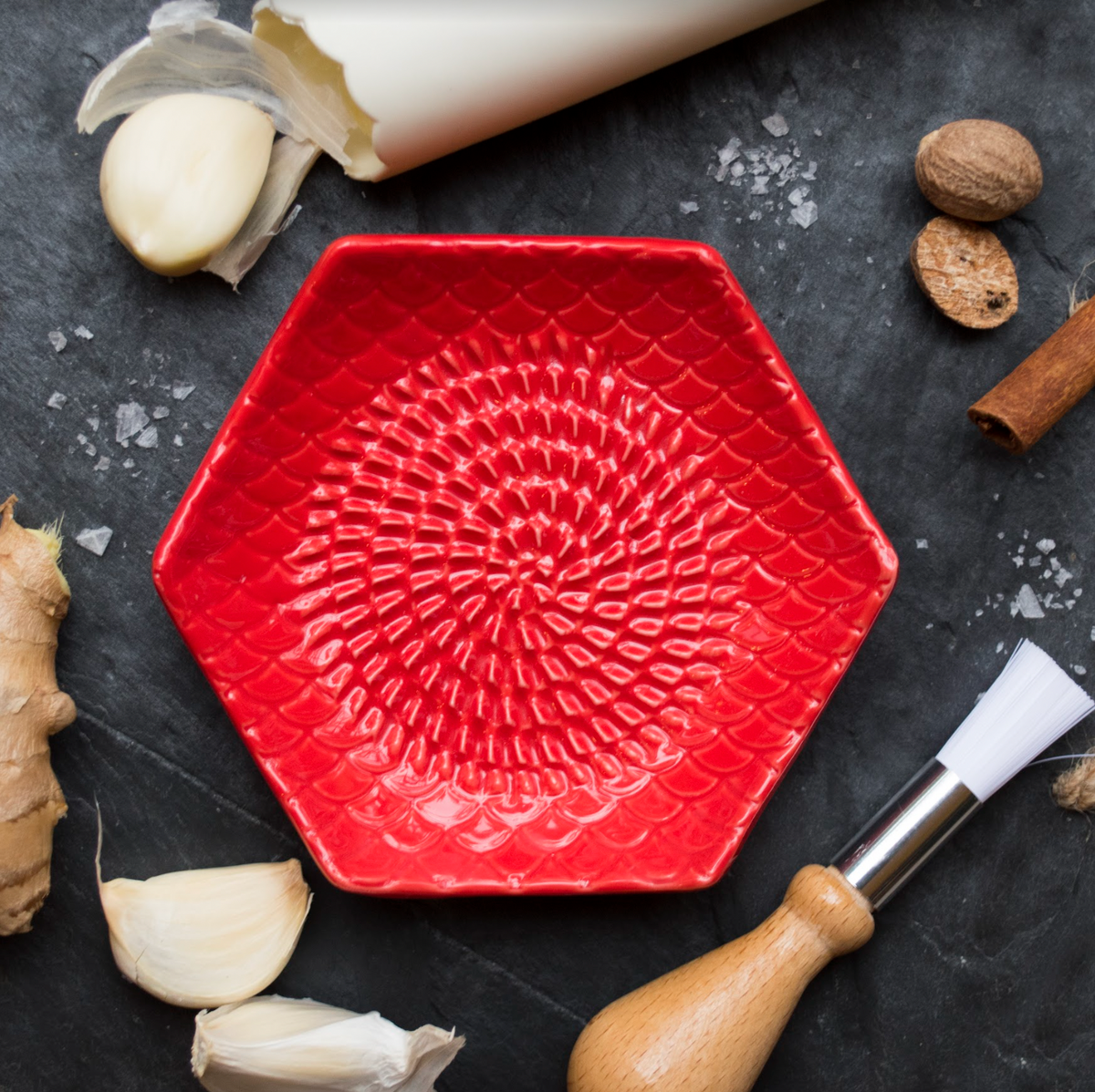 The Grate Plate Ceramic Grater (Includes Garlic Peeler & Brush) – The ...